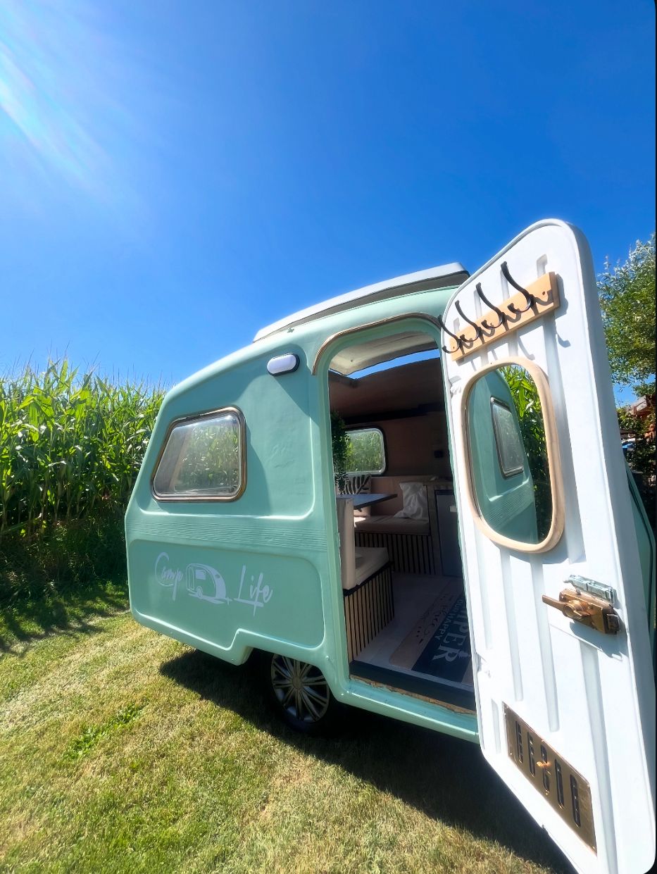 Retro caravan te huur - Volledig ingericht
